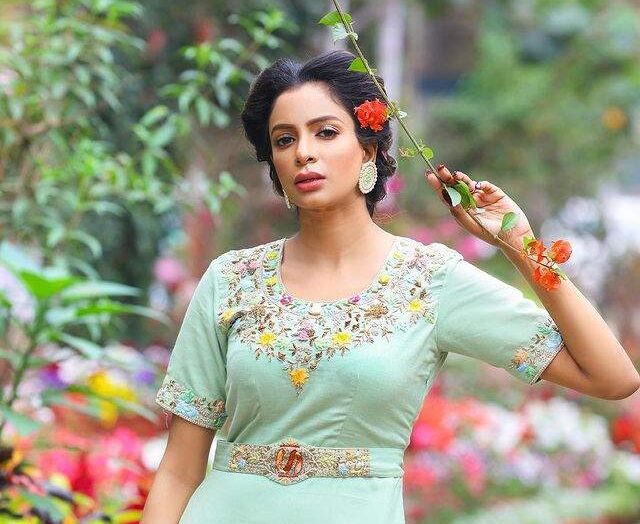 Pallavi Debnath : Biography, wiki, age, height, ullu series, info, photos